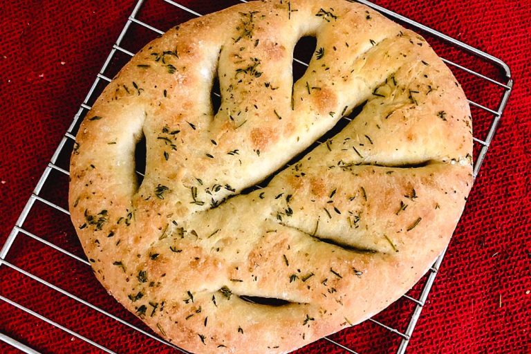 Différence entre Fougasse et Focaccia : Découvrez leurs ...
